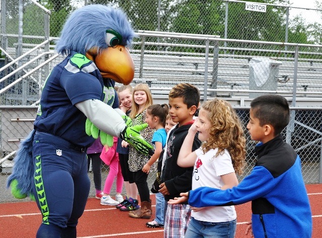 Picture of the Week: Blitz is on for Ilalko fun run | Auburn Reporter