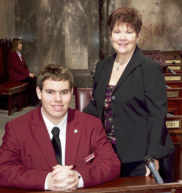 Auburn Riverside's Meehan helps Sen. Roach | Auburn Reporter