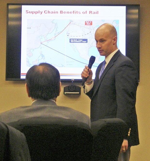 City leaders pepper BNSF officials with questions about oil trains ...