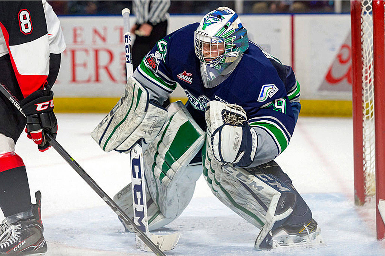 Thunderbirds roll past Chiefs | VIDEO | Auburn Reporter