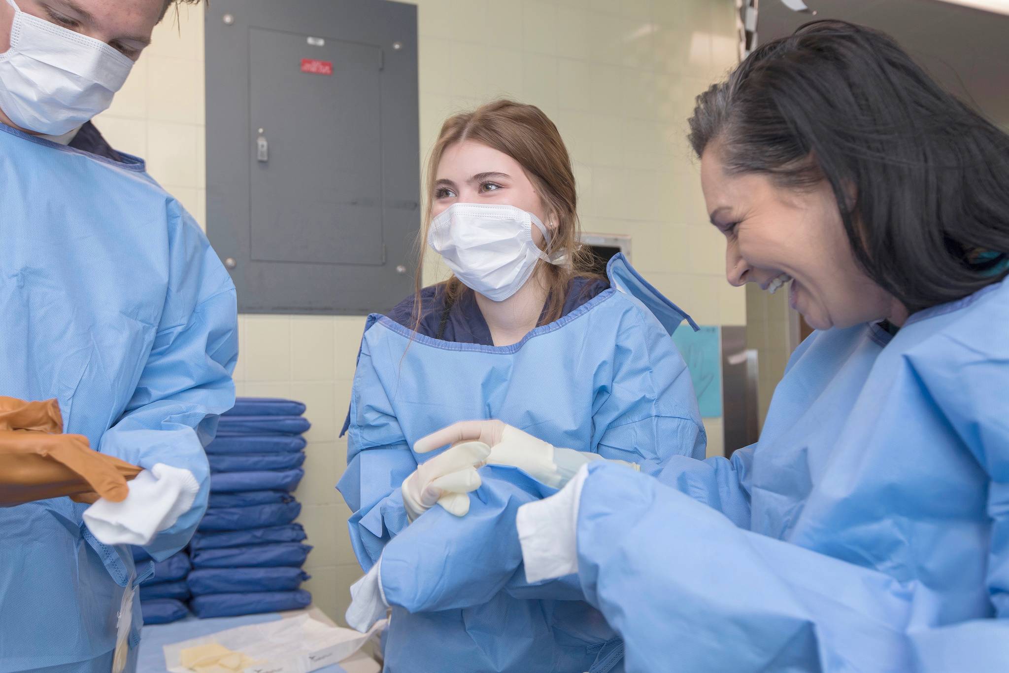 MultiCare Nurse Camp gives high schoolers a glimpse into health care ...