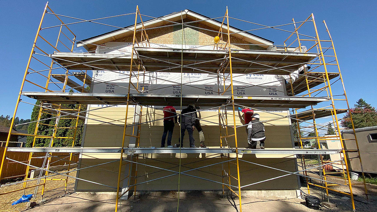 Volunteer hands and muscle | Auburn Reporter