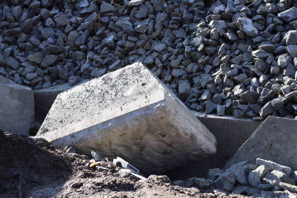 Man rescued from the ruins of a collapsed retaining wall | Auburn Reporter