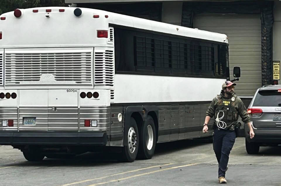 ICE arrests 17 in raid at Kent beverage business | Auburn Reporter